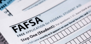 Abren solicitudes para FAFSA 2026-2027 - Acceso Latino